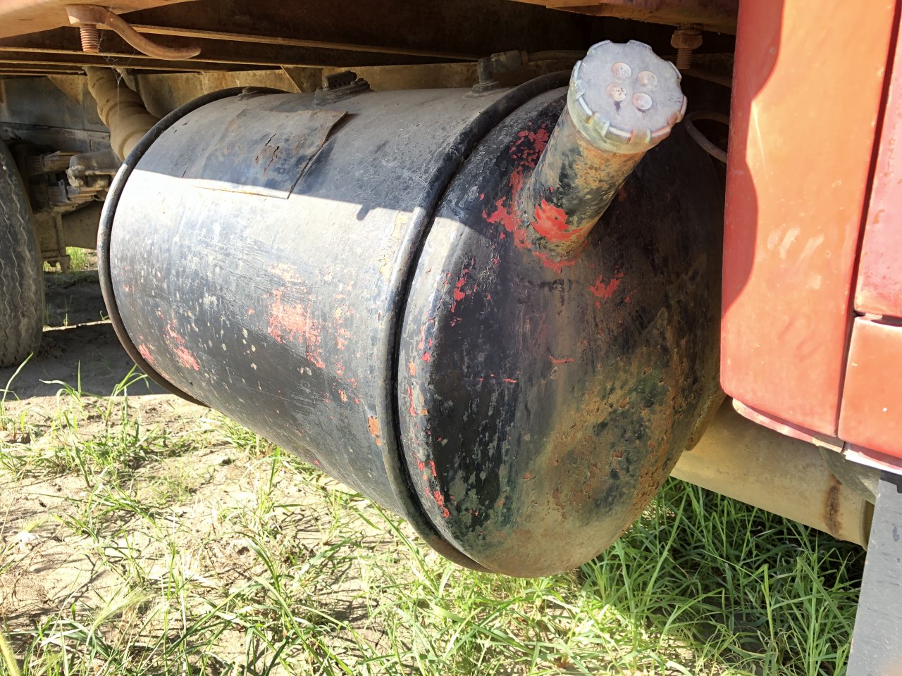 International 1600 LOADSTAR Fuel Tank for Sale