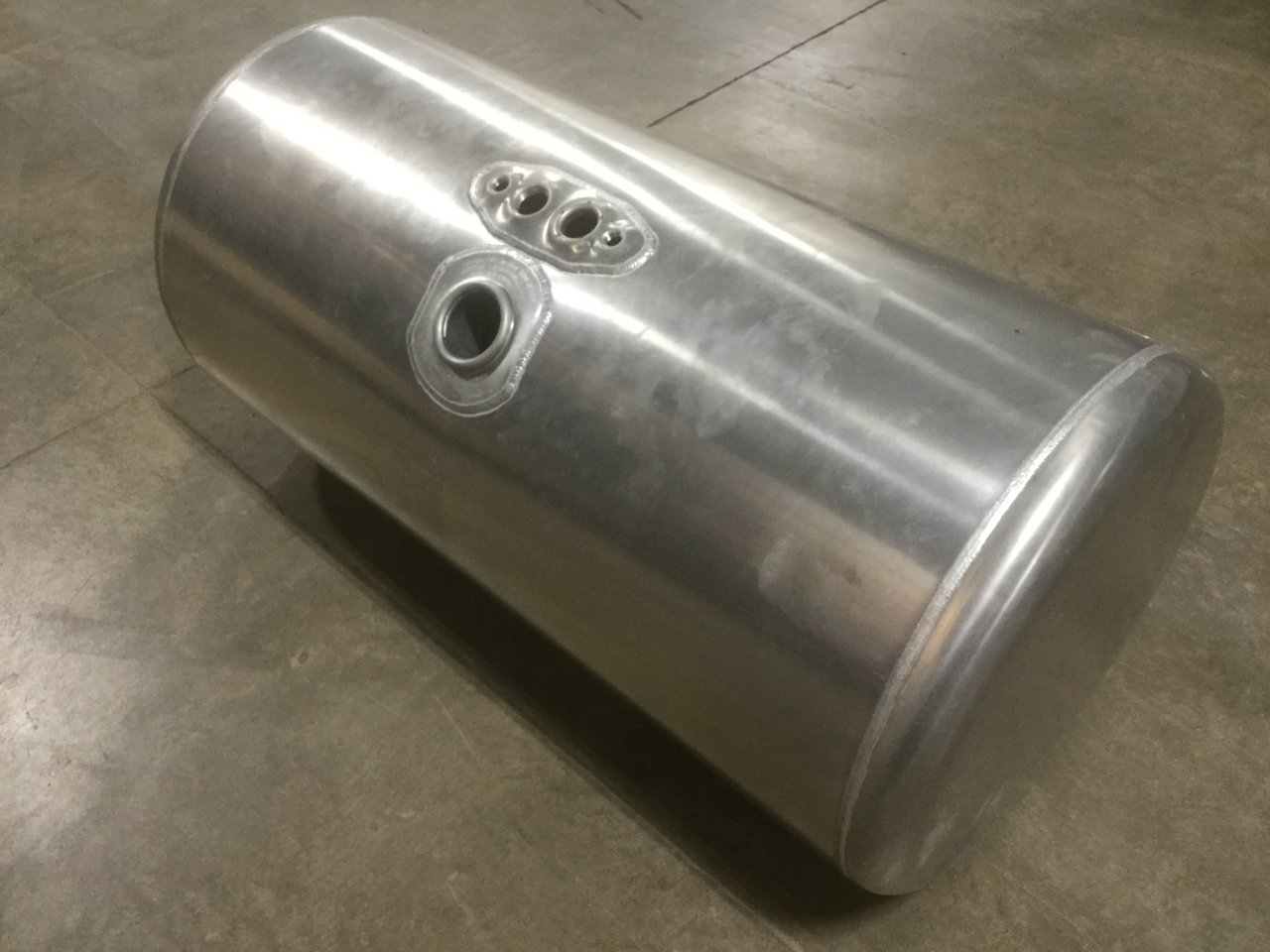 01060011003 | Peterbilt 379 Fuel Tank for Sale