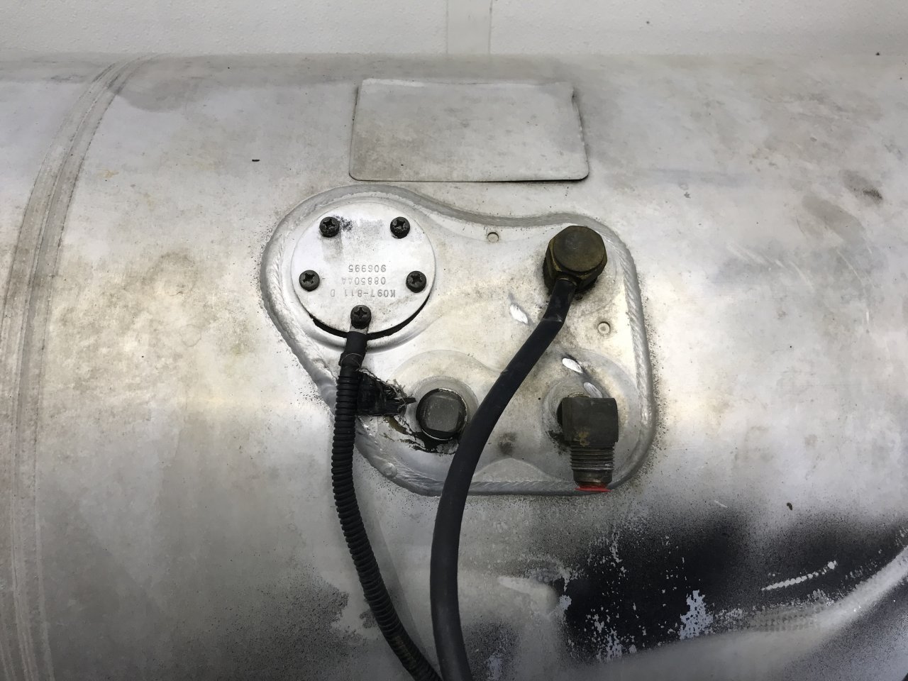 11-04897P | Peterbilt 379 Fuel Tank for Sale