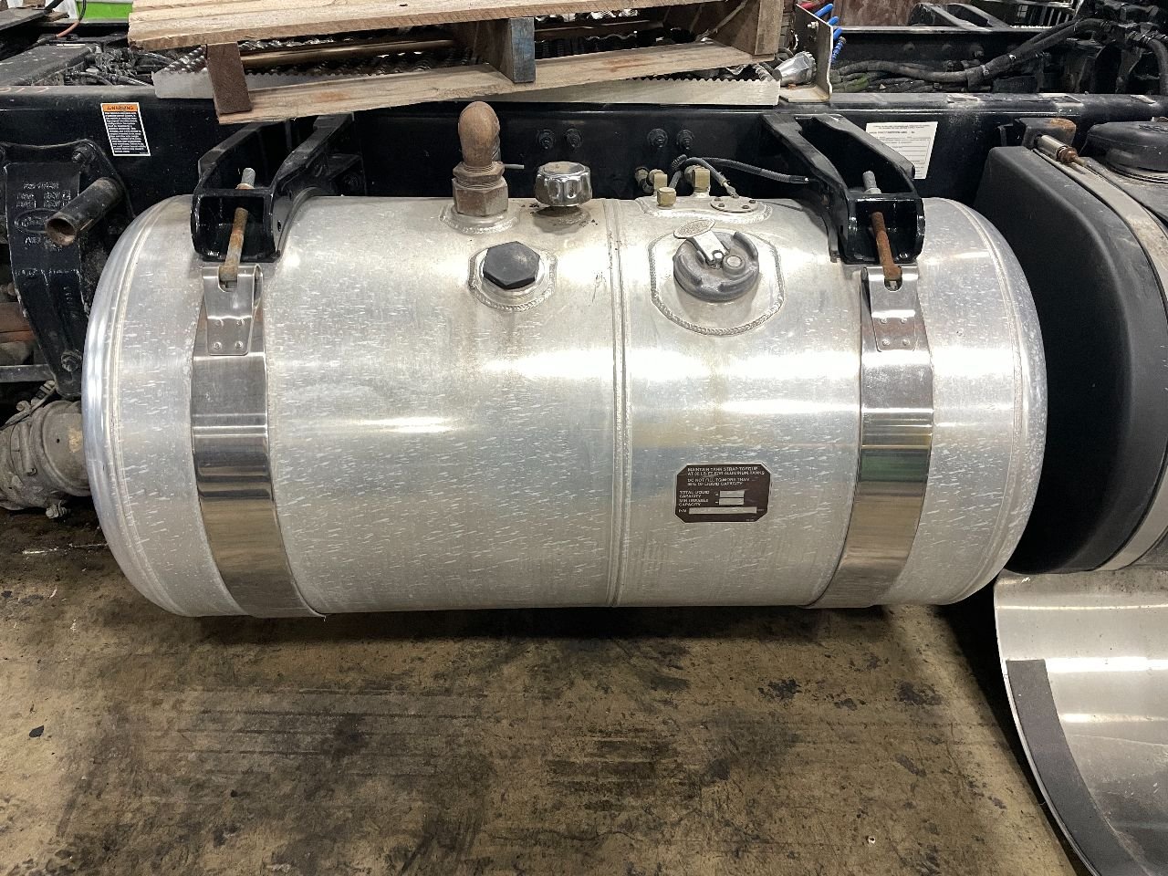 11-04921-050F050H | Peterbilt 567 Fuel Tank for Sale
