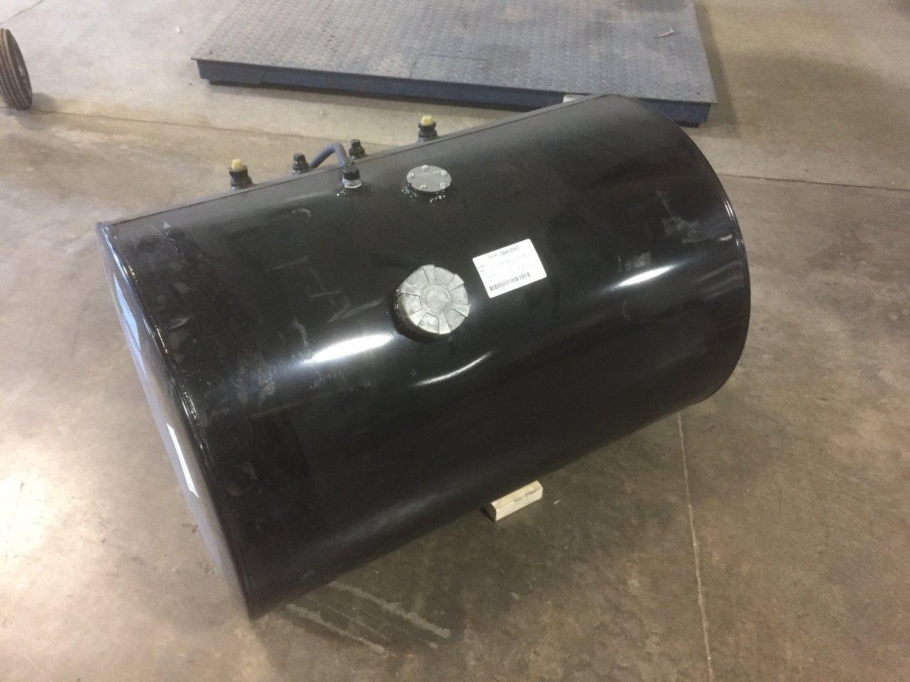 2586949C95 | International 8600 Fuel Tank for Sale