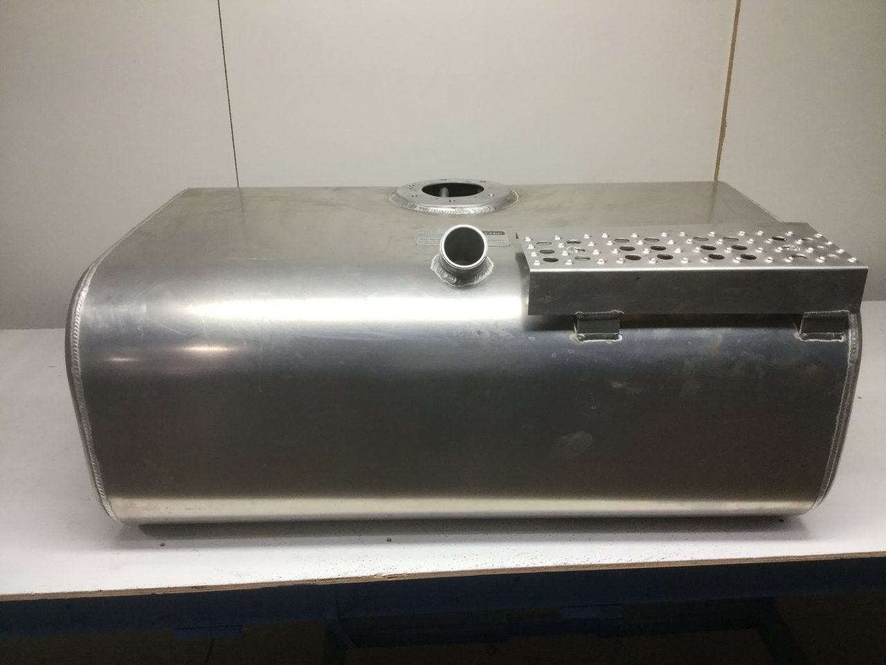 12-06005502 | GMC C7500 Fuel Tank for Sale