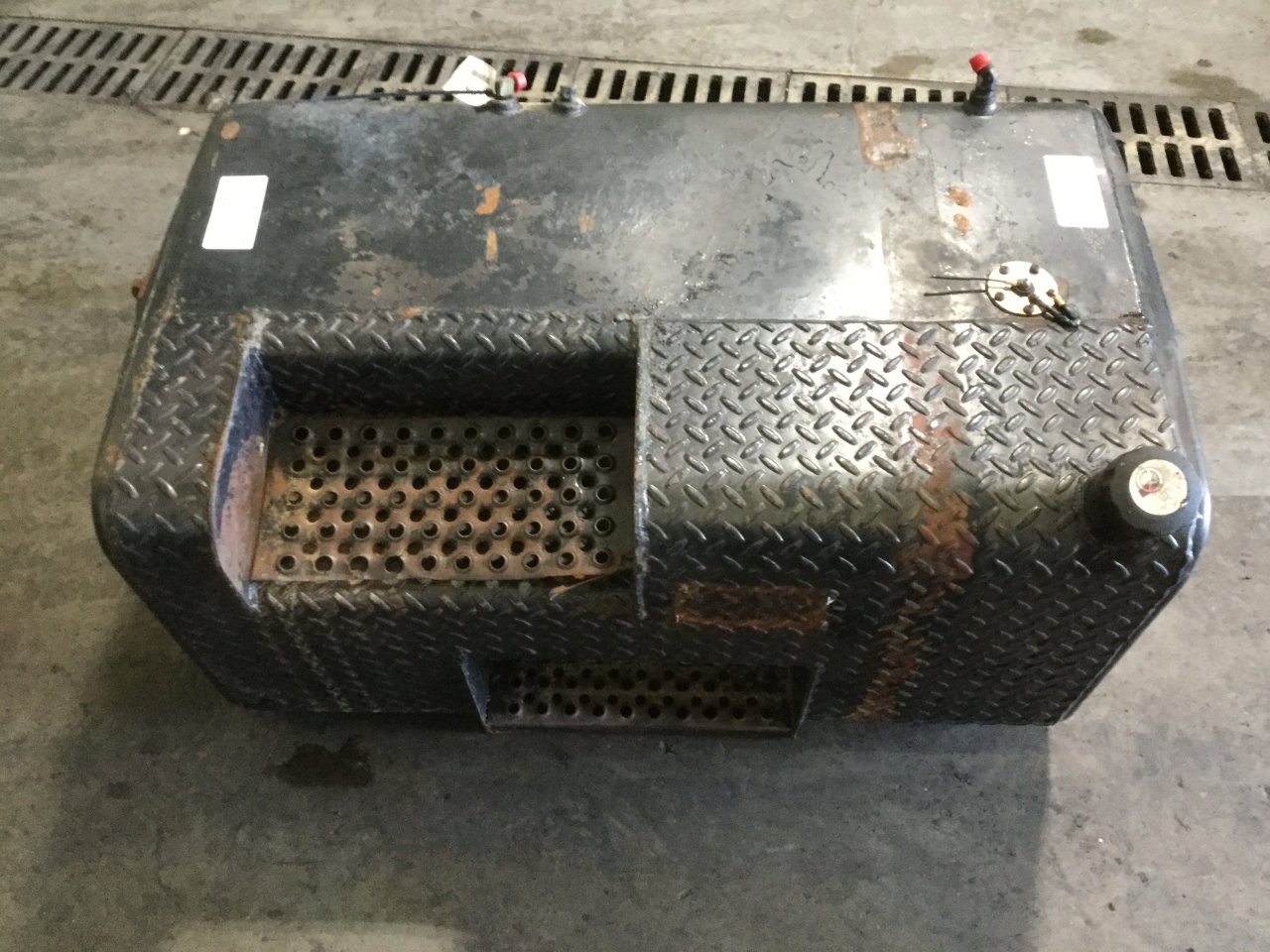 Mack DM600 Fuel Tank for Sale