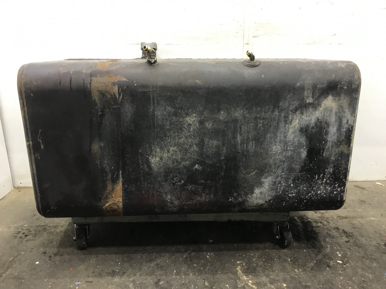 Mack DM800 Fuel Tank for Sale