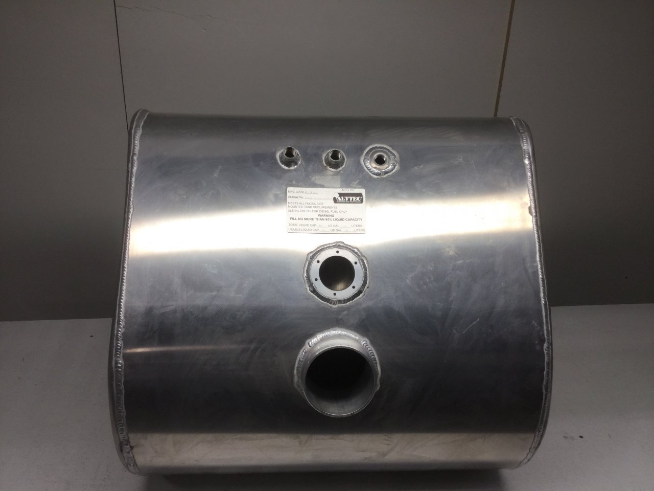 05-06005001 | Ford F750 Fuel Tank for Sale