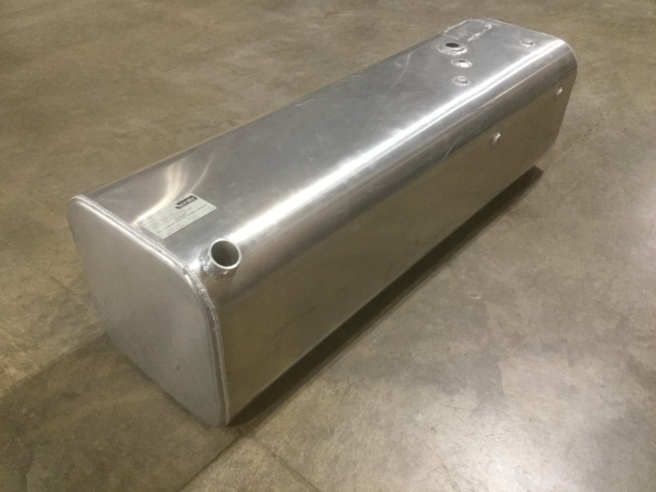 0306009002 | Freightliner FL70 Fuel Tank for Sale