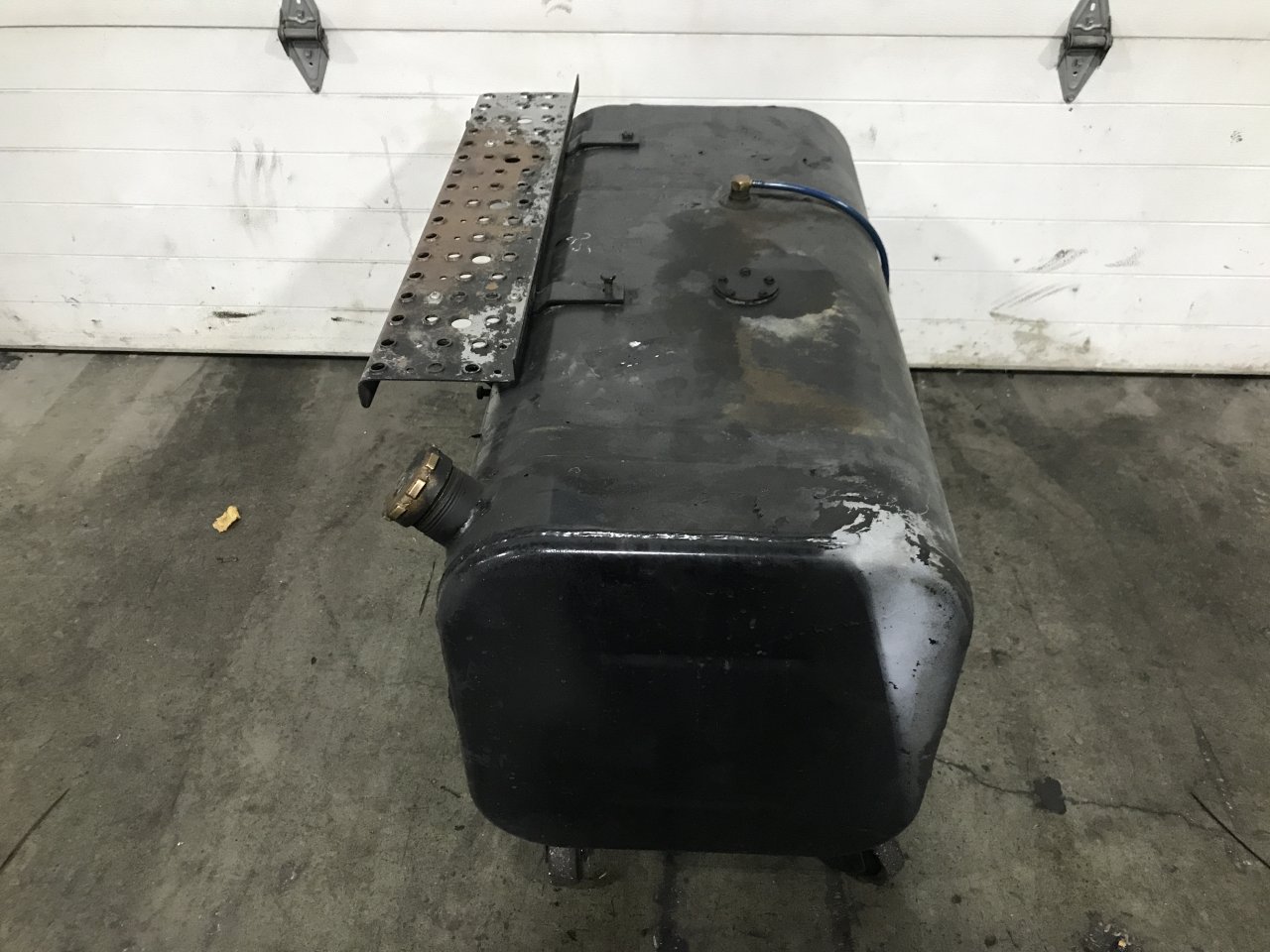 AC323537013 | Freightliner FL80 Fuel Tank for Sale