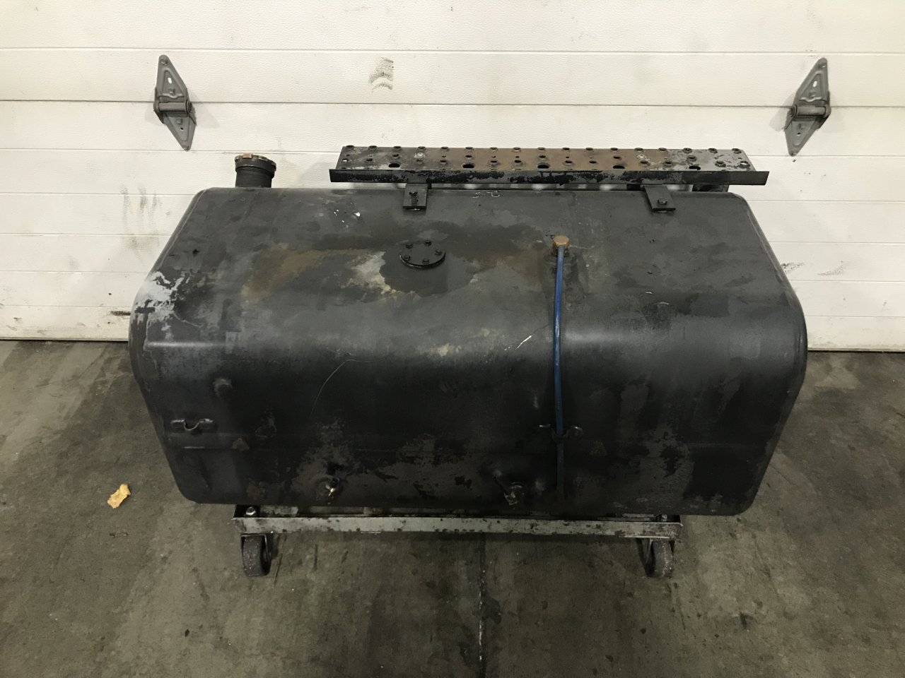AC323537013 | Freightliner FL80 Fuel Tank for Sale