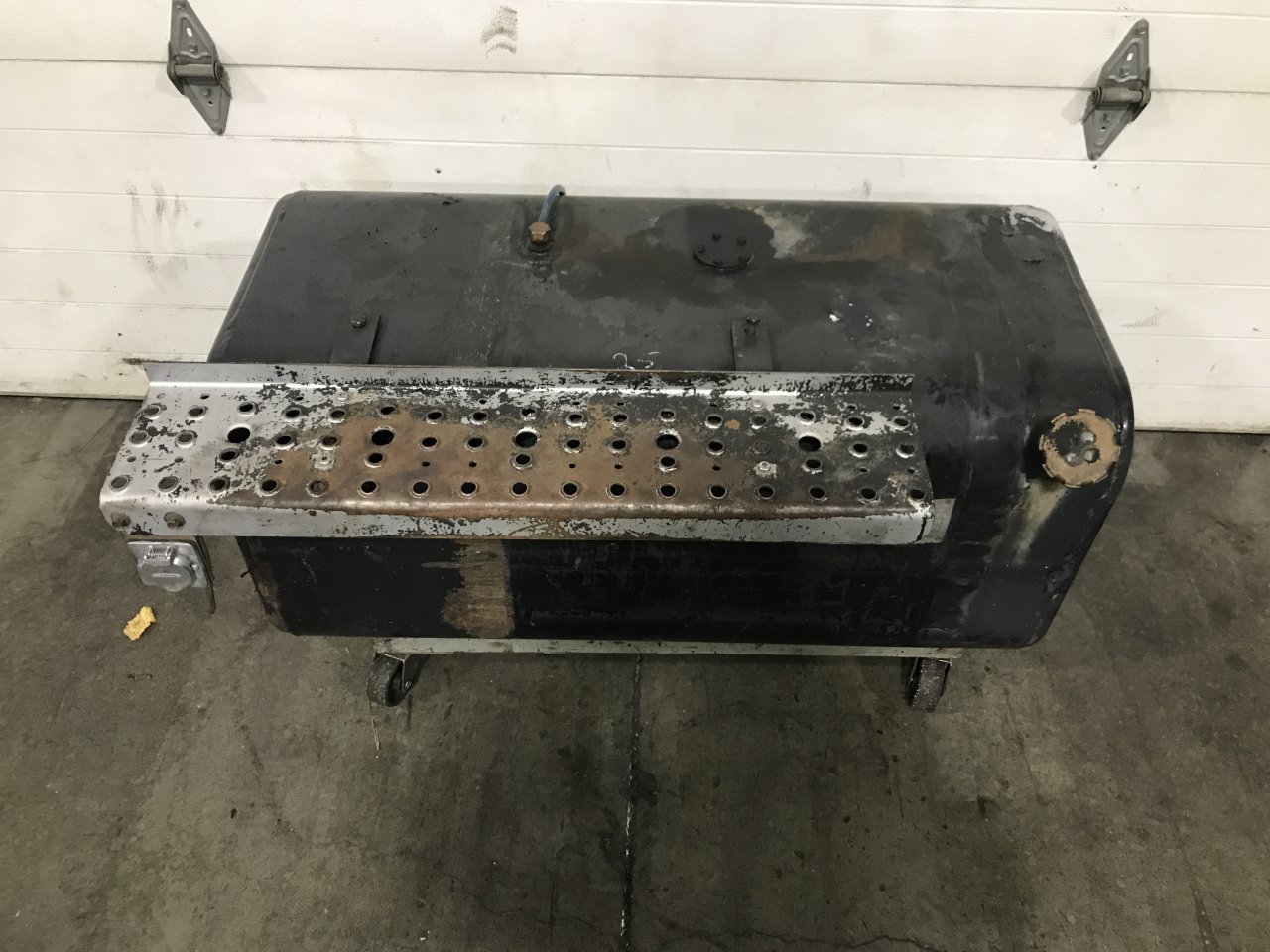 AC323537013 | Freightliner FL80 Fuel Tank for Sale
