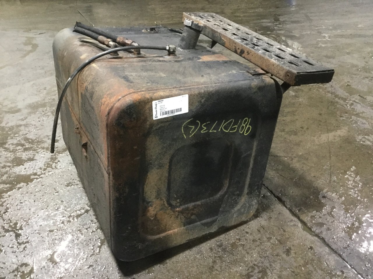 Ford L8501 Fuel Tank for Sale