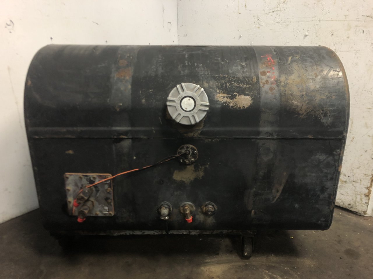 Ford LN8000 Fuel Tank for Sale