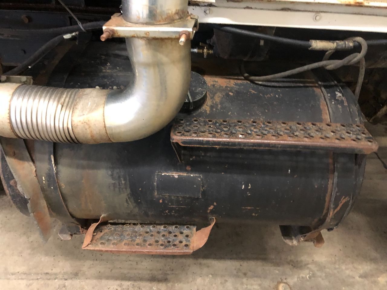 Ford L8000 Fuel Tank Strap for Sale