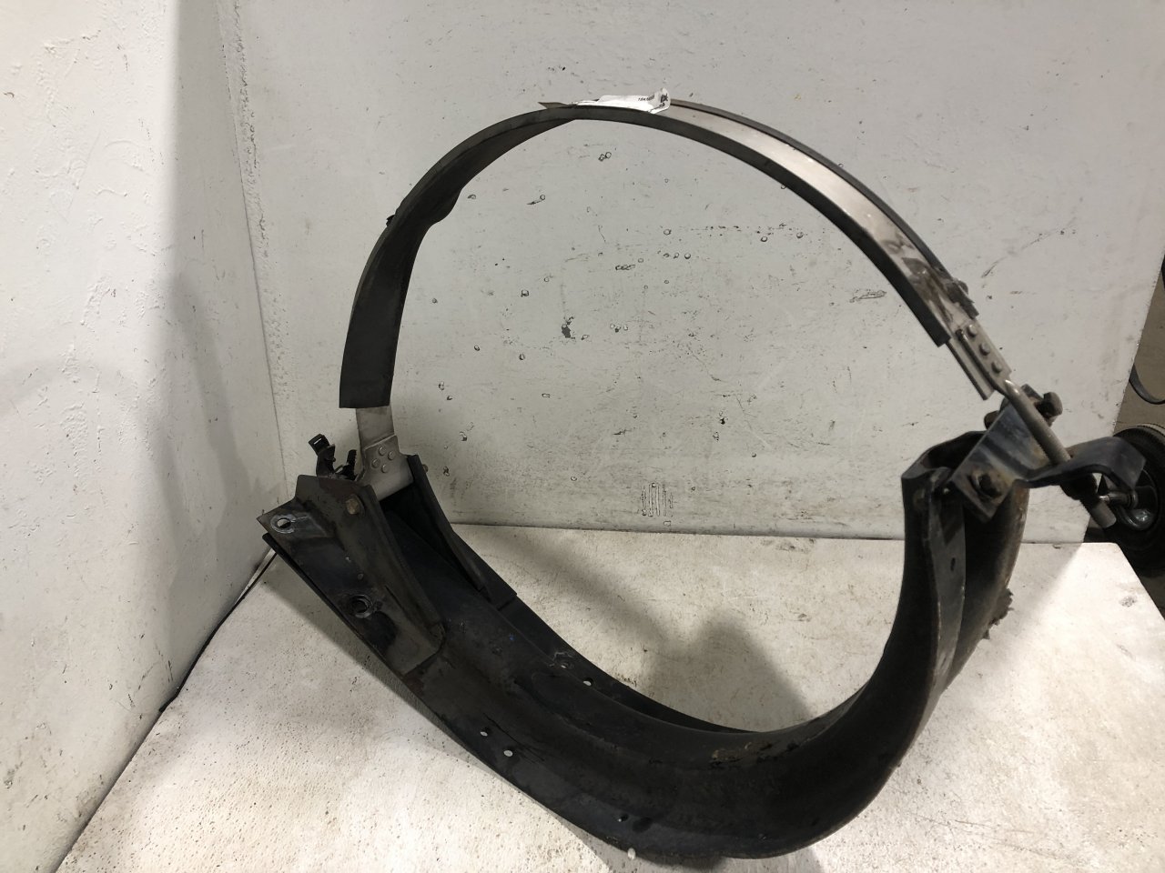 K85-6001-001 | Kenworth T680 Fuel Tank Strap for Sale