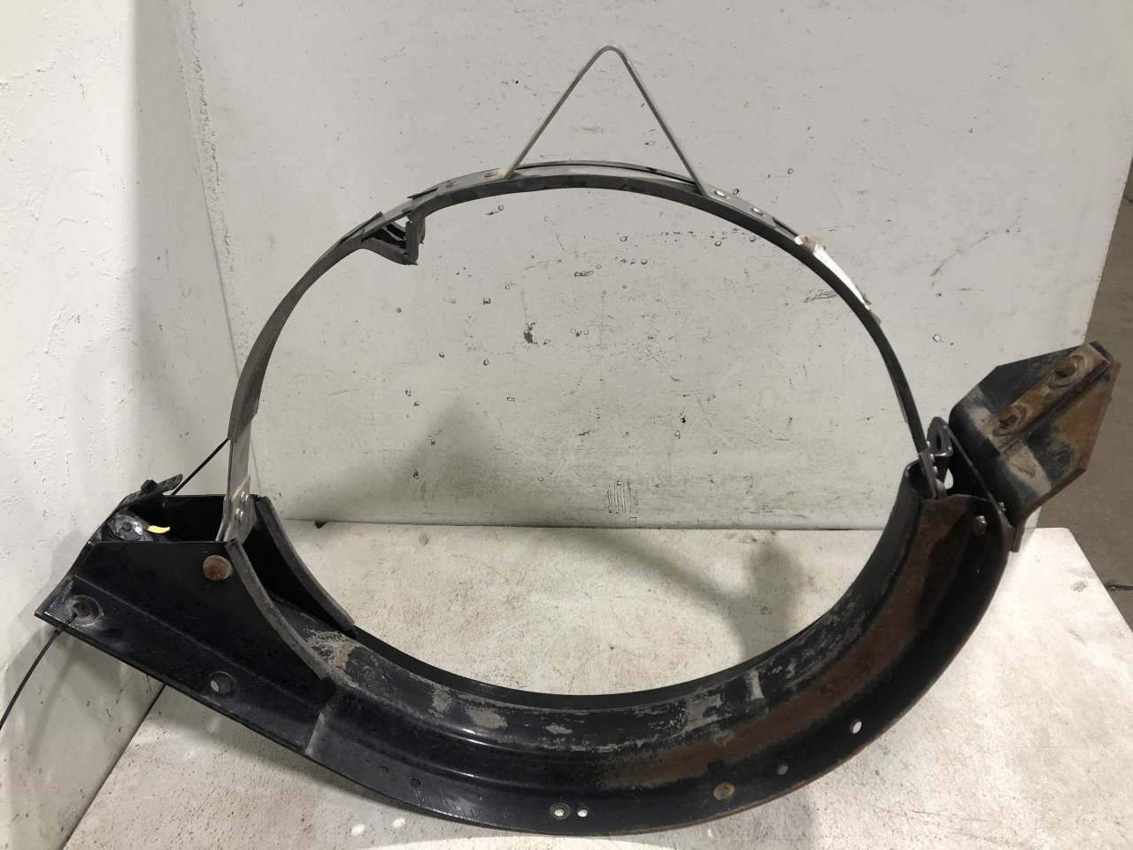 2072AA | Kenworth T680 Fuel Tank Strap for Sale