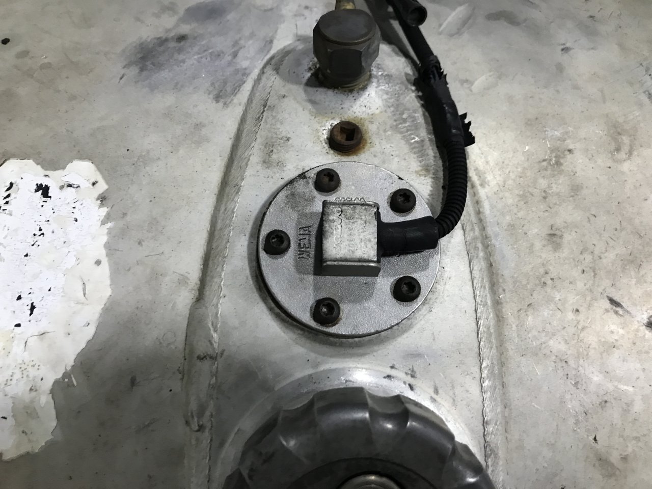 21160119 | Volvo WXLL Fuel Tank for Sale