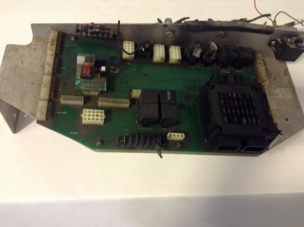 Peterbilt 320 LCF Fuse Box for Sale