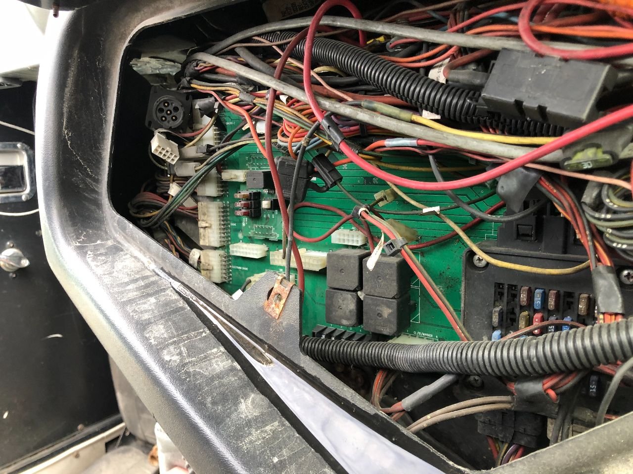 Peterbilt 320 Fuse Box for Sale