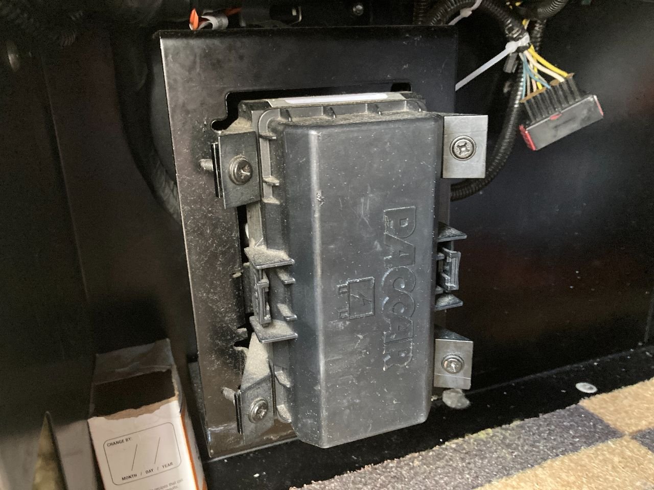 P27-1135-0110 | Peterbilt 579 Fuse Box for Sale
