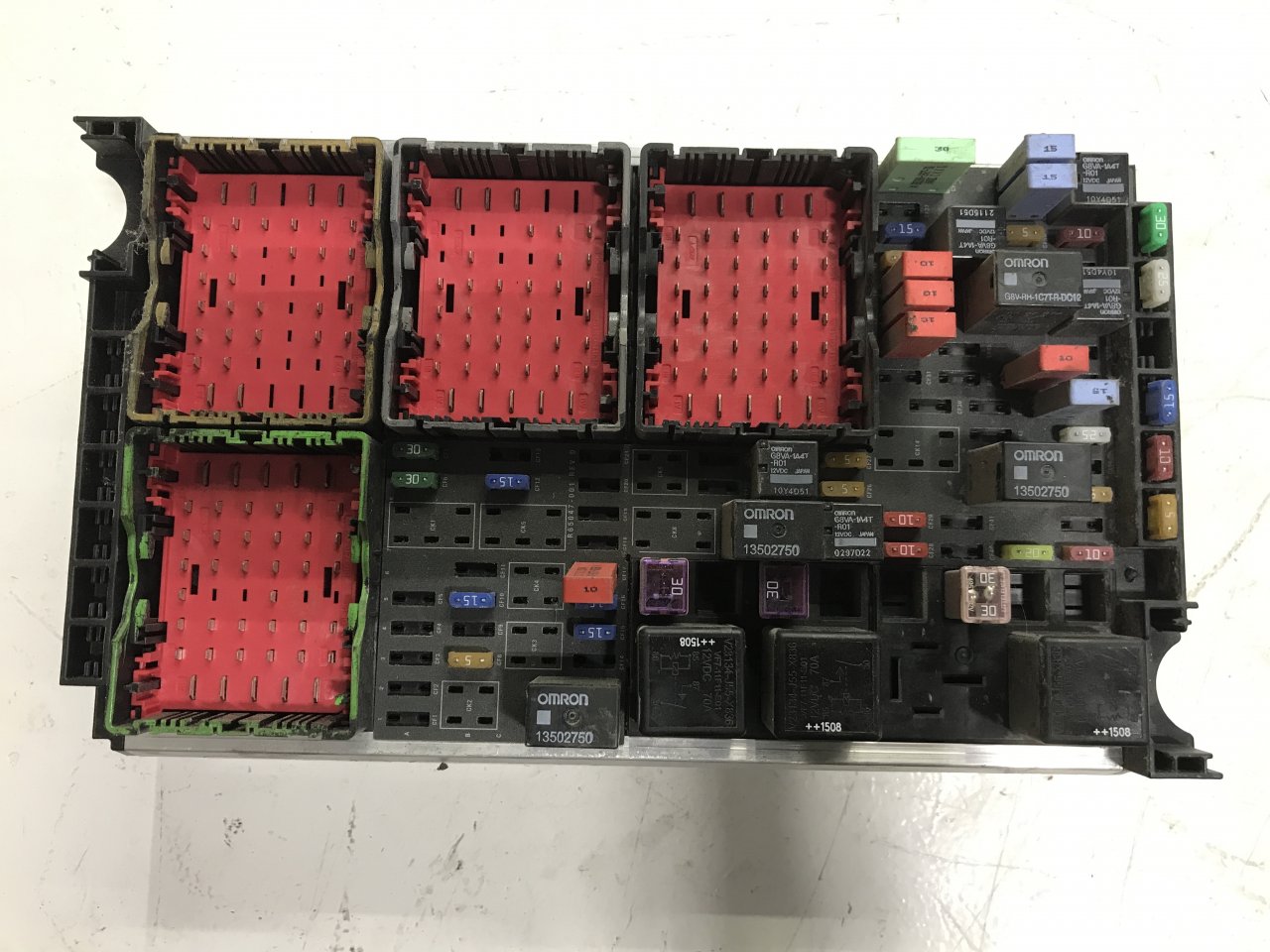 P27-1147-0200 | Peterbilt 579 Fuse Box for Sale