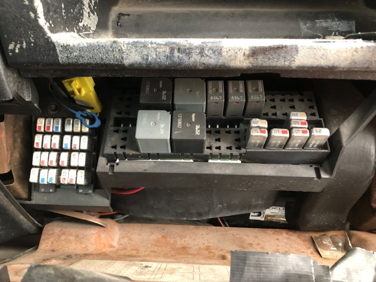 Chevrolet C7500 Fuse Box for Sale