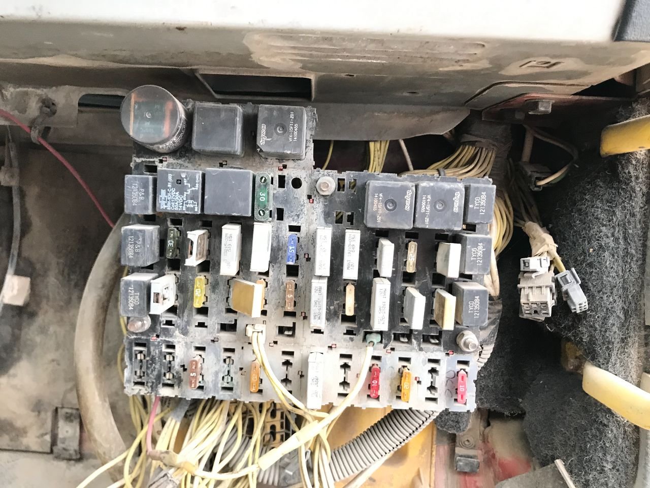 Freightliner FL80 Fuse Box for Sale