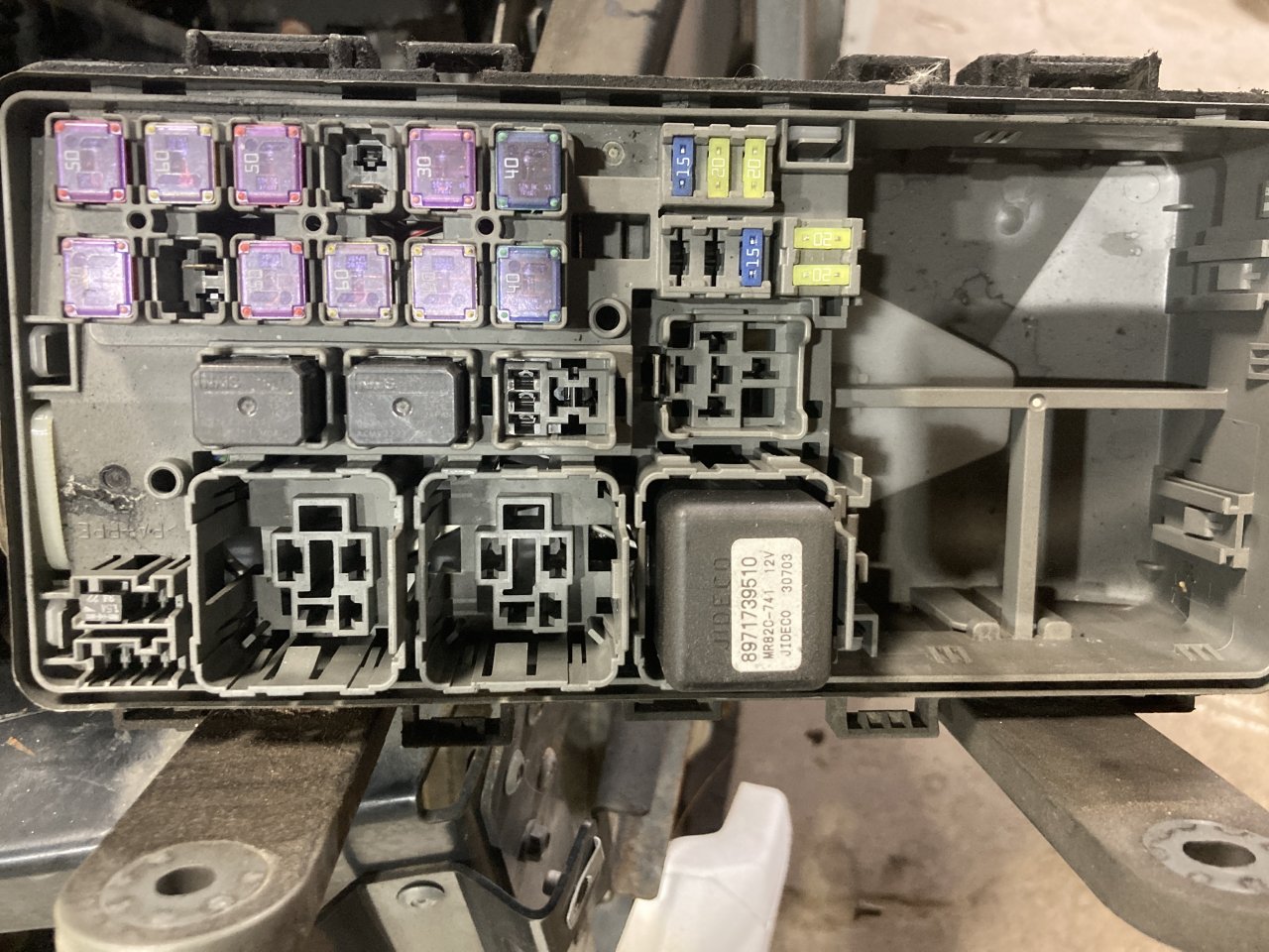 Isuzu REACH Fuse Box for Sale