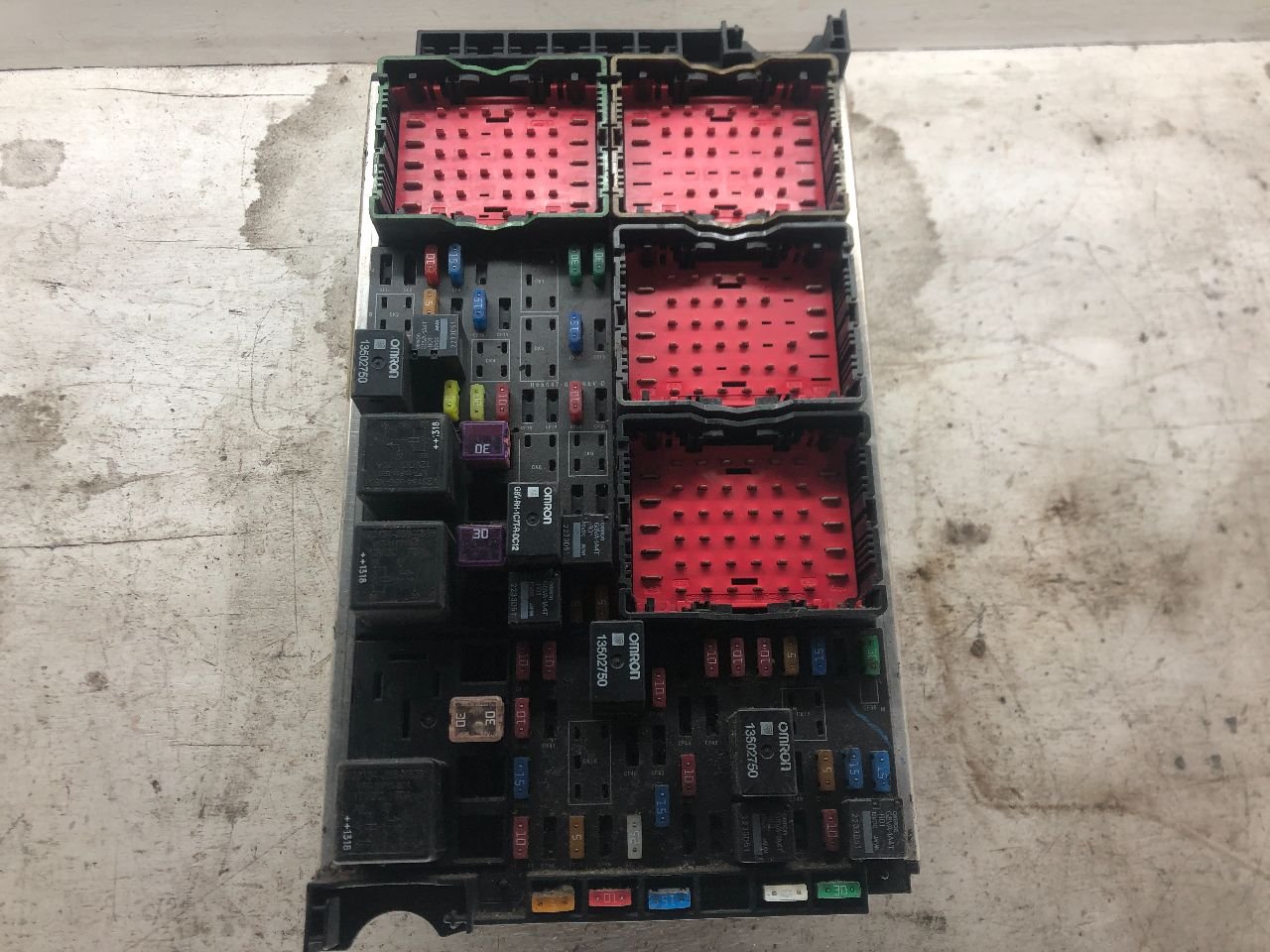 P27-1147-0100 | Kenworth T680 Fuse Box for Sale