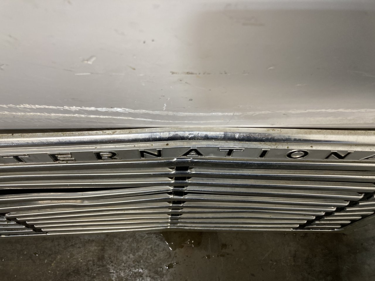 International 1600 LOADSTAR Grille for Sale
