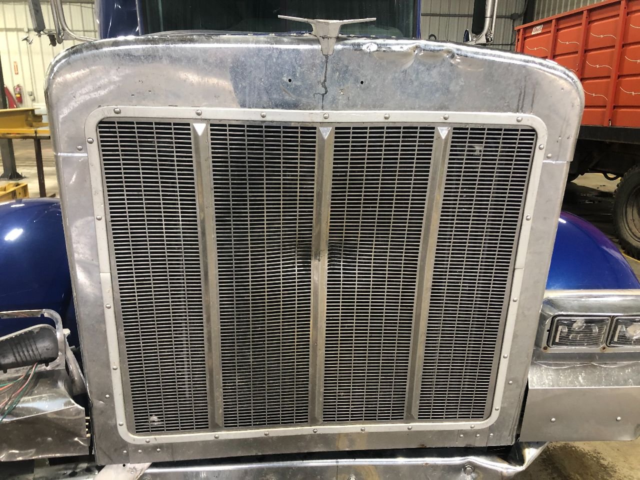 Peterbilt 379 Grille for Sale