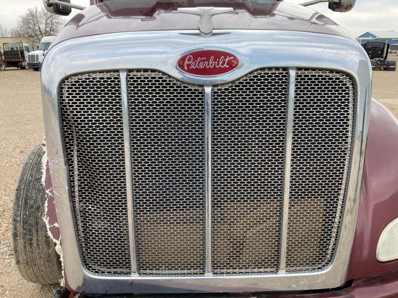 Peterbilt 386 Grille for Sale