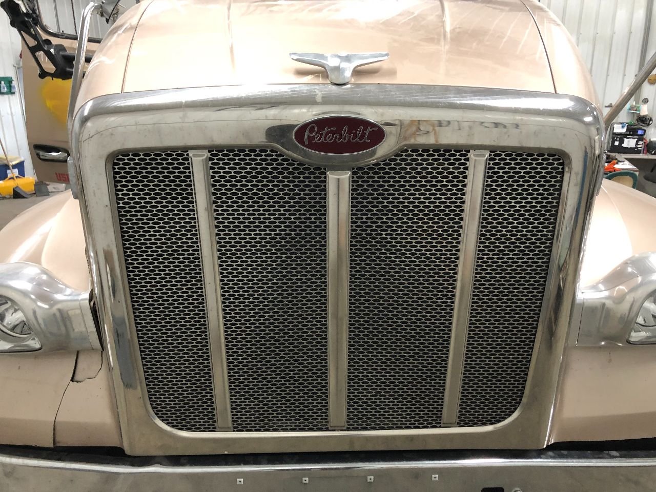 Peterbilt 567 Grille for Sale
