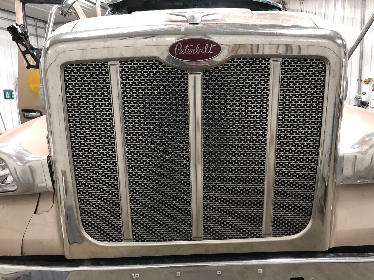 Peterbilt 567 Grille for Sale