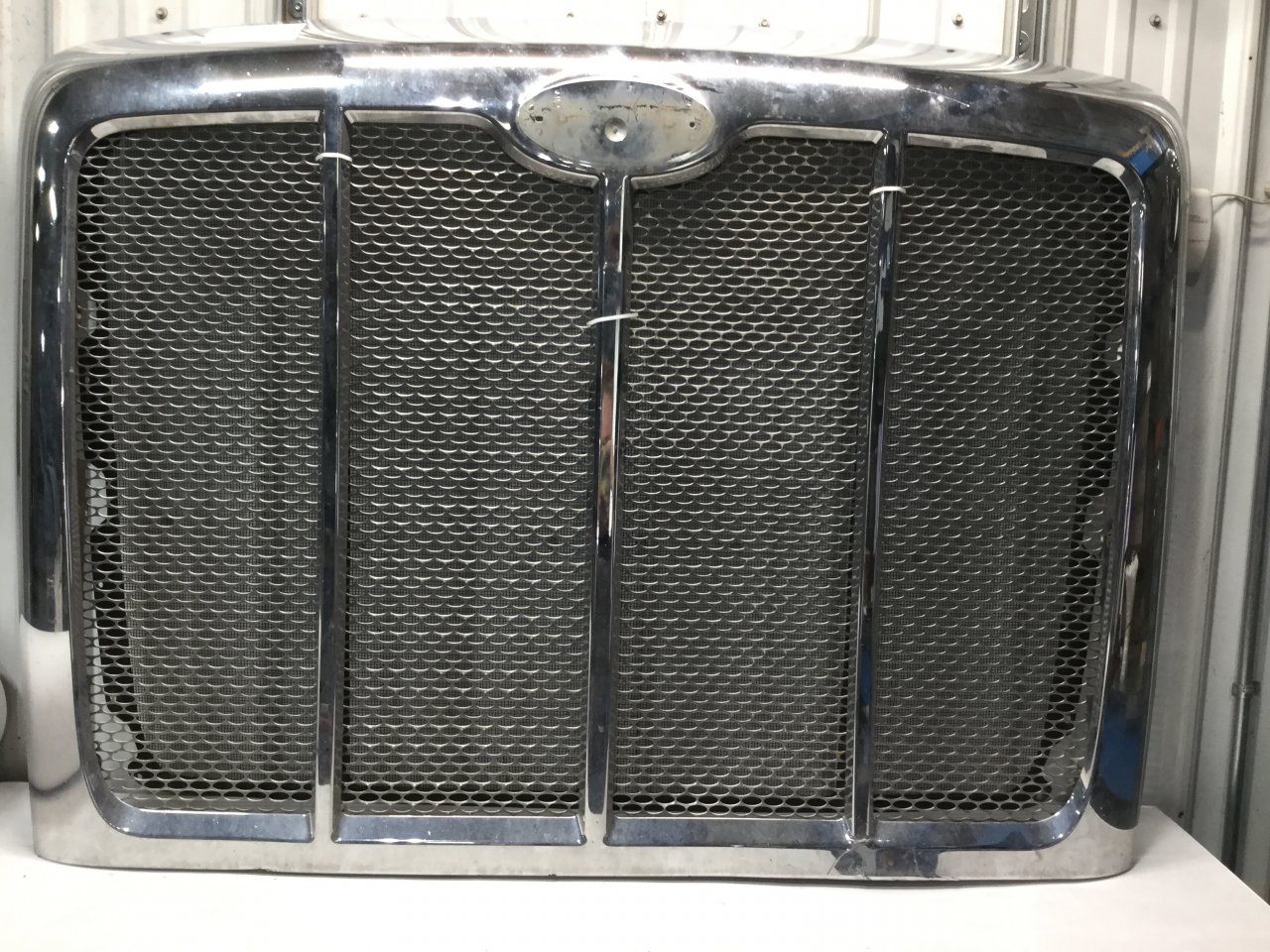 Peterbilt 587 Grille for Sale