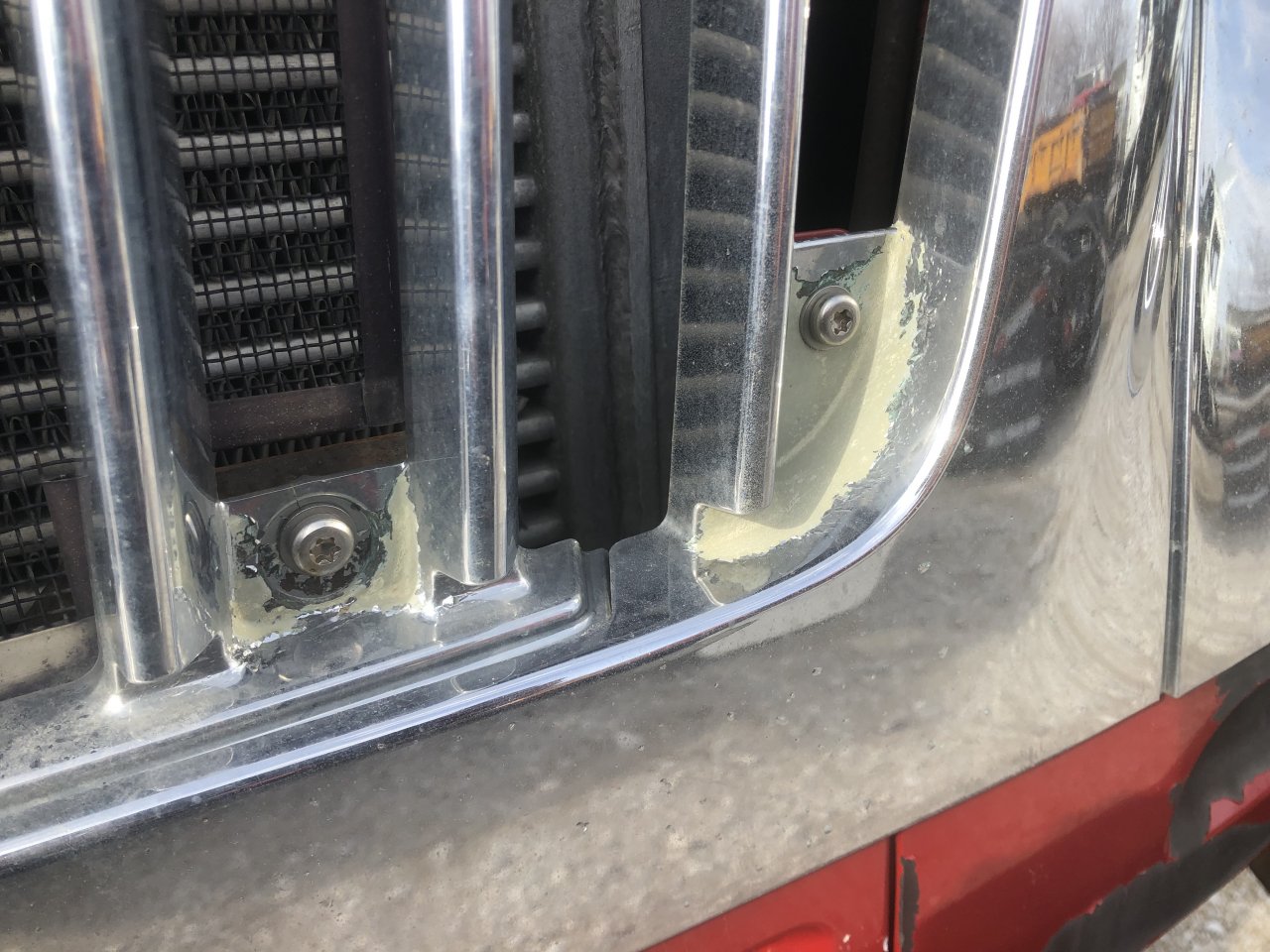 International 7600 Grille for Sale