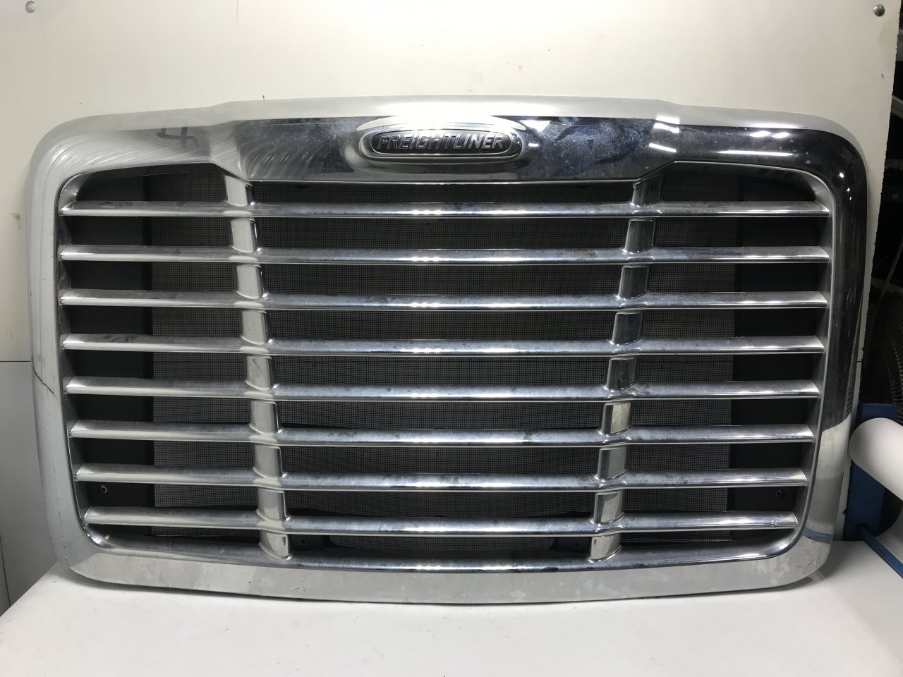 A17-19112-018 | Freightliner CASCADIA Grille for Sale