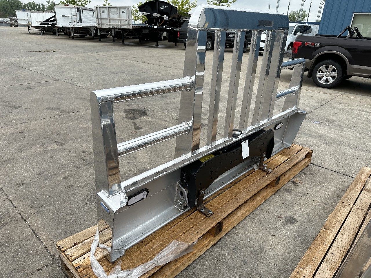 Peterbilt 379 Grille Guard for Sale