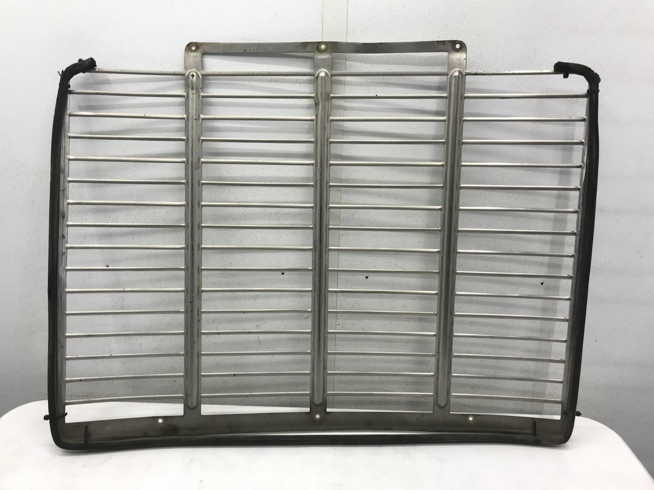 Mack R600 Grille for Sale