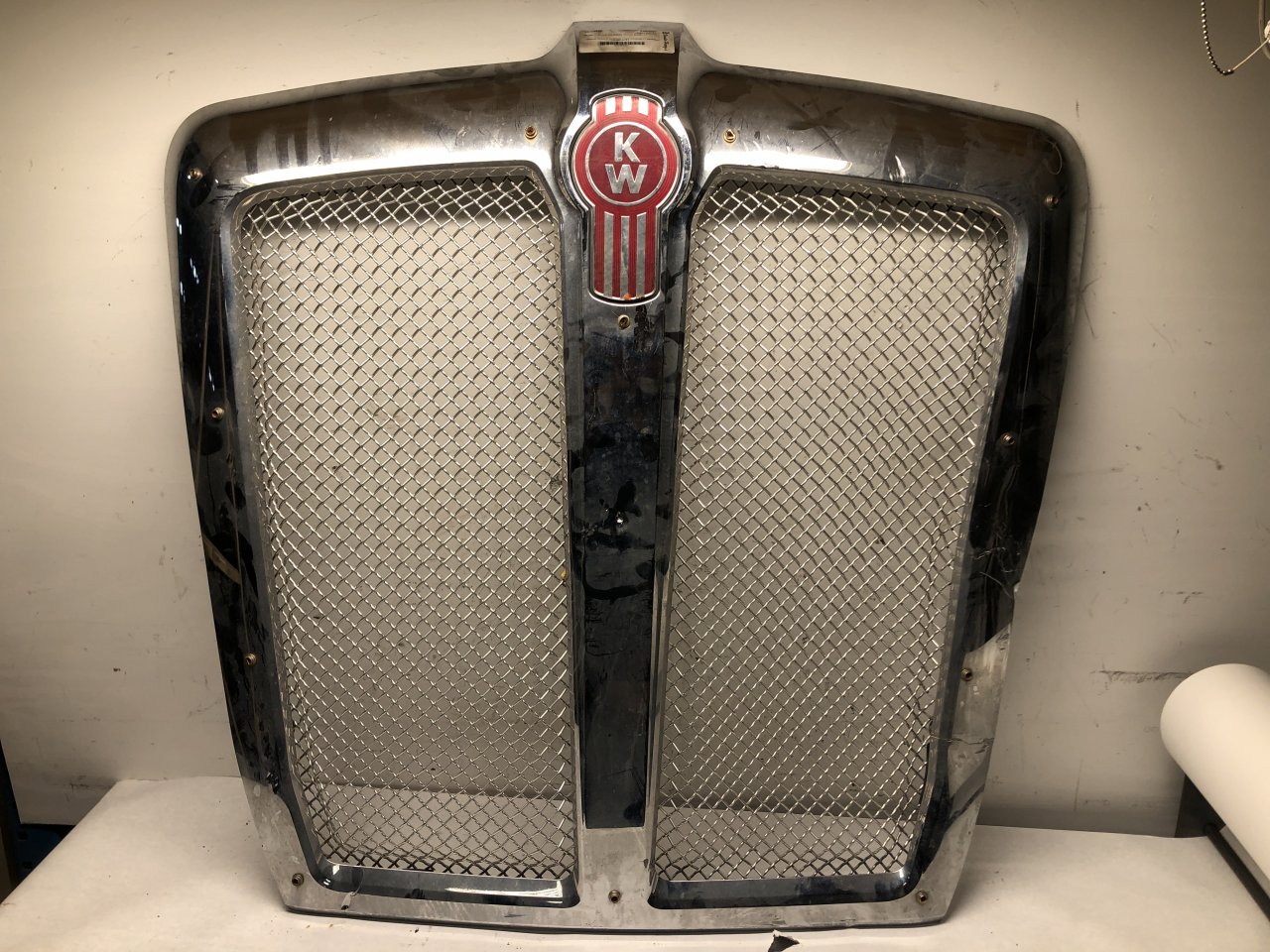 Kenworth T680 Grille for Sale