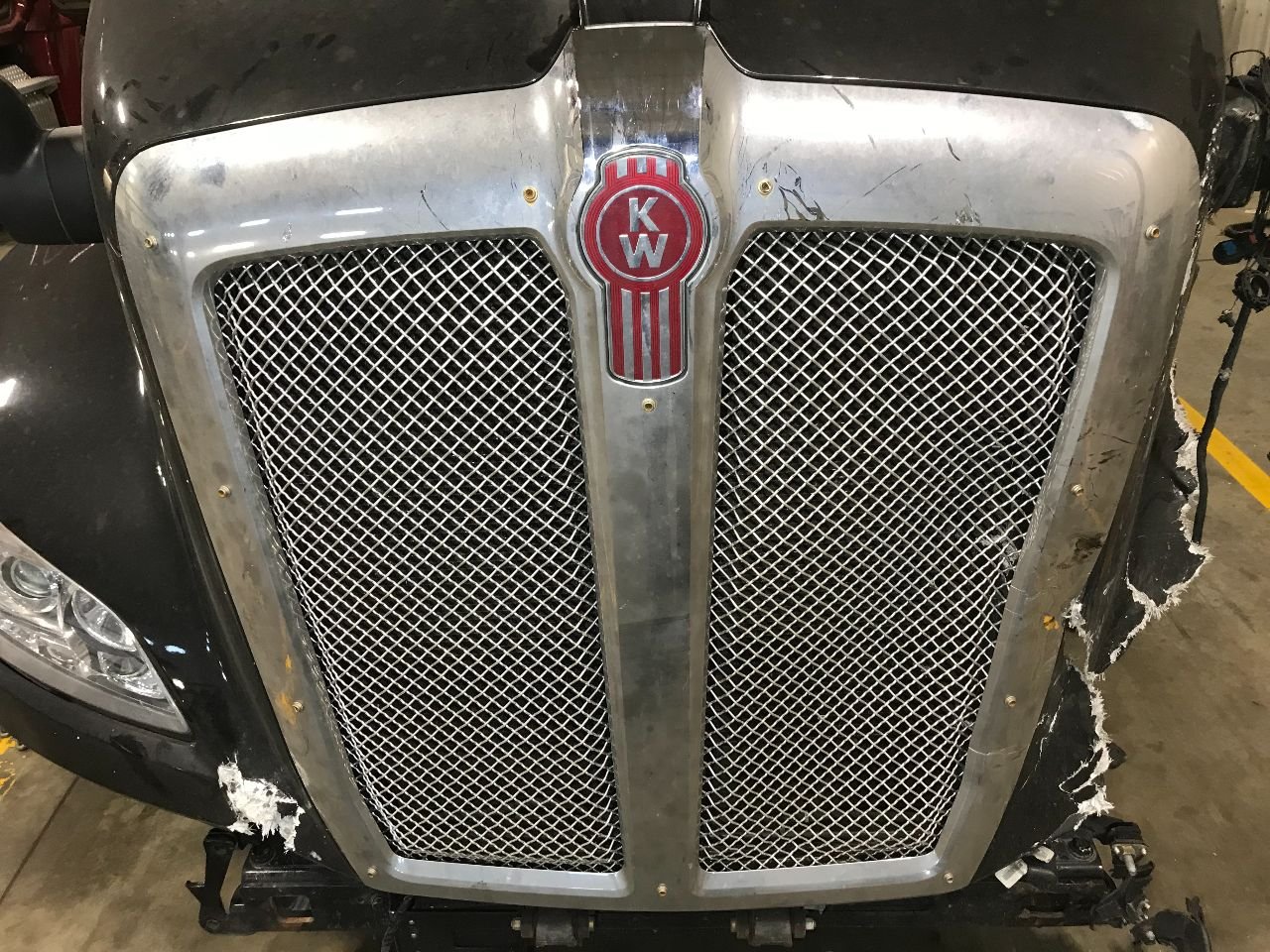 L29-1311-100 | Kenworth T680 Grille for Sale