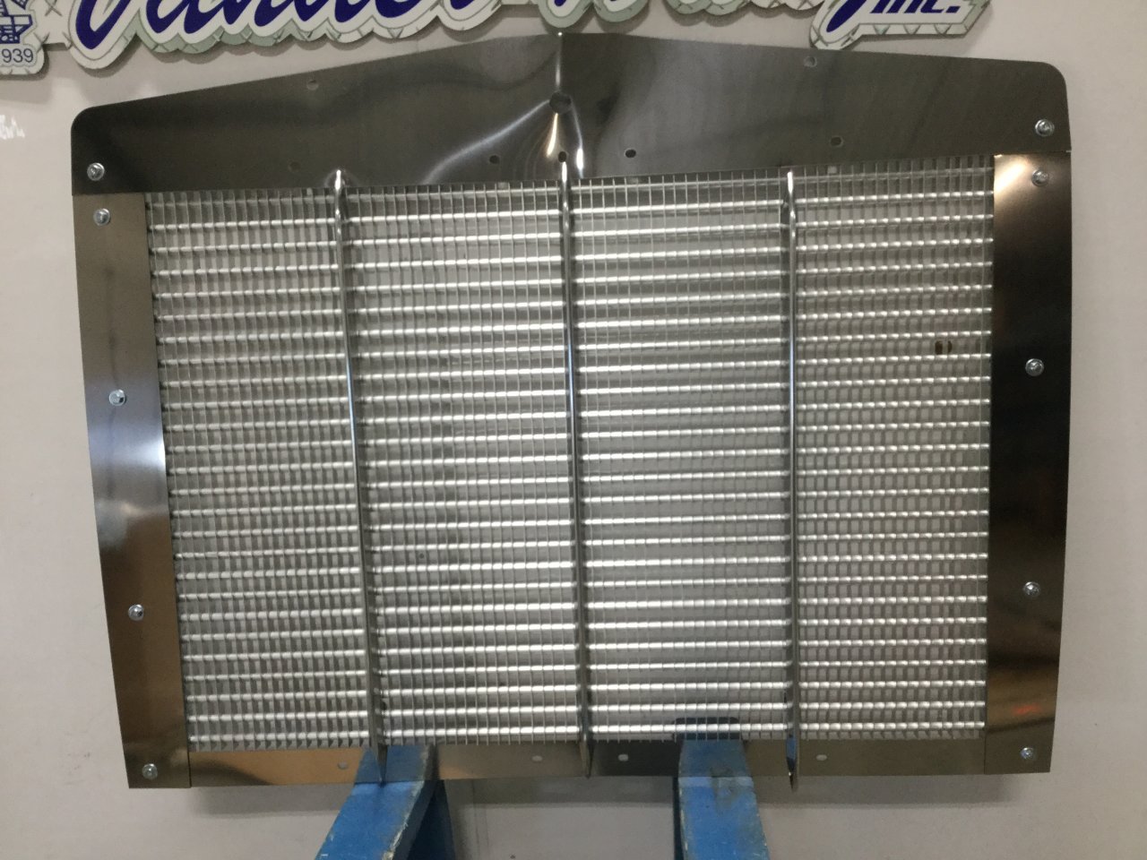 02-1210306 | Kenworth T800 Grille for Sale