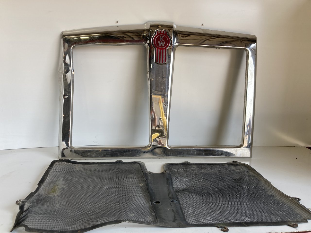 l77-6289 | Kenworth T880 Grille for Sale