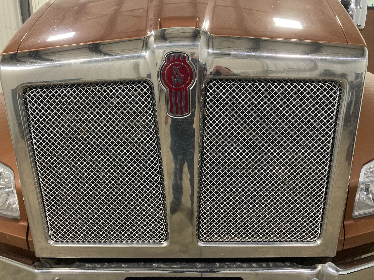 Kenworth T880 Grille for Sale