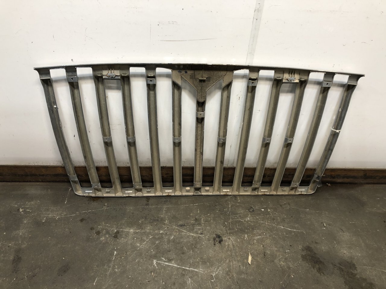 3825806C93 | International WORKSTAR Grille for Sale
