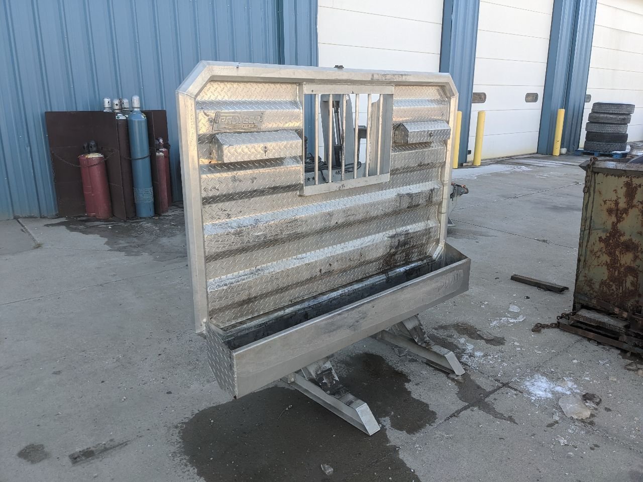 10-1083-DX3W | International LONESTAR Cab Protector / Headache Rack for Sal