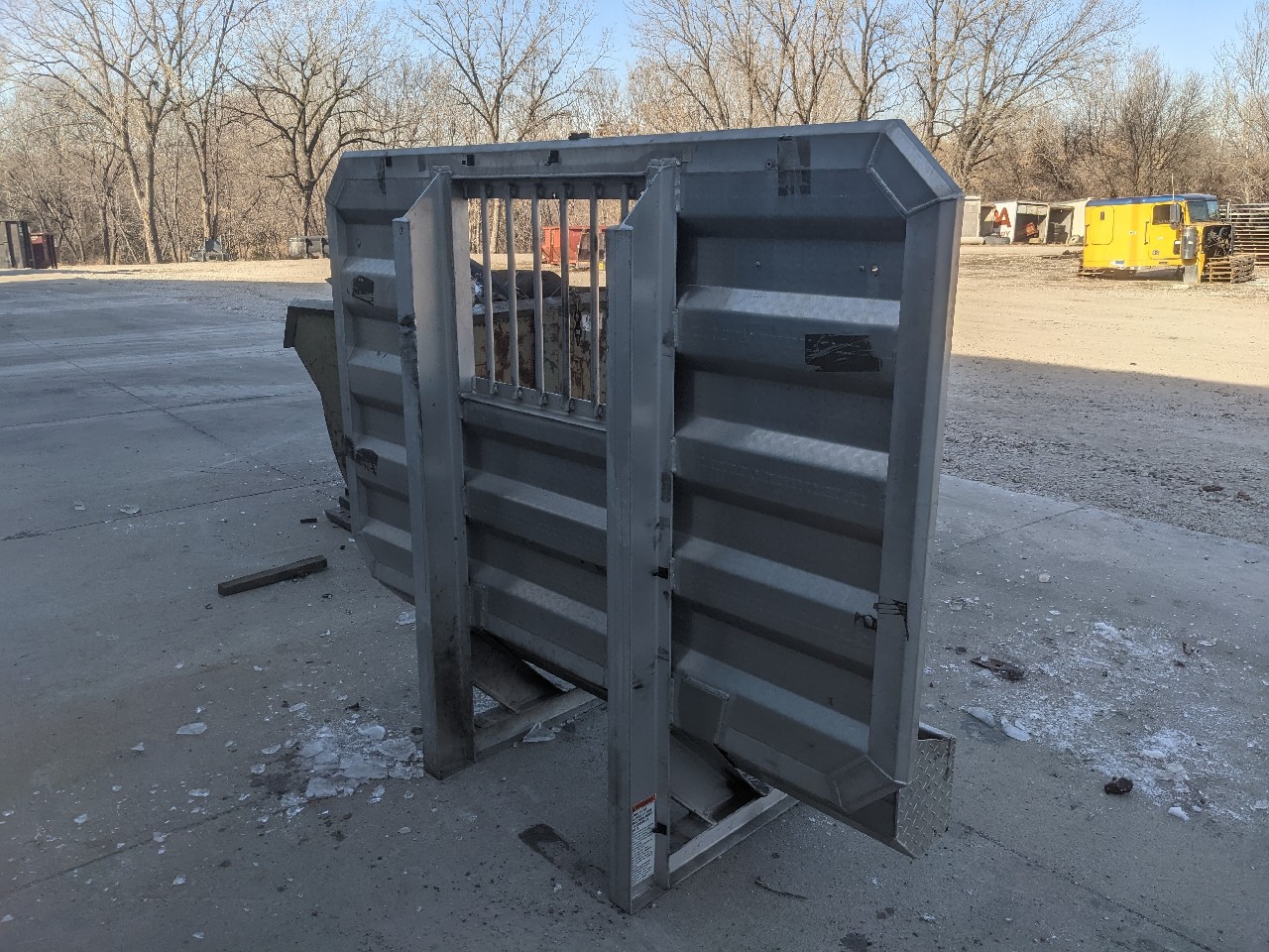 10-1083-DX3W | International LONESTAR Cab Protector / Headache Rack for Sal