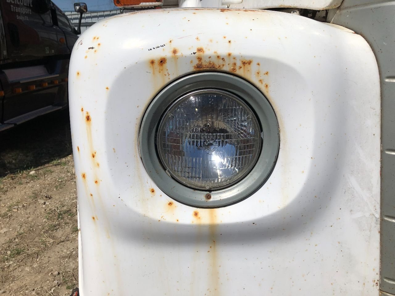 International 1700 LOADSTAR Headlamp for Sale