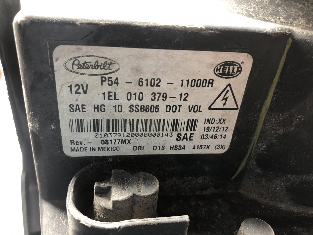 P54-6102-11000R | Peterbilt 579 Headlamp for Sale