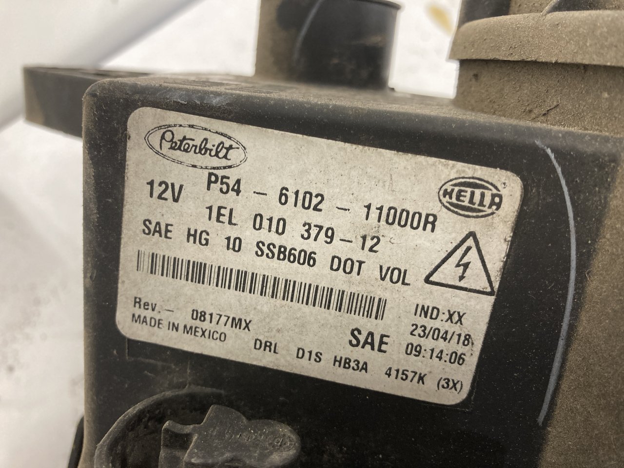 P54-6102-11000R | Peterbilt 579 Headlamp for Sale