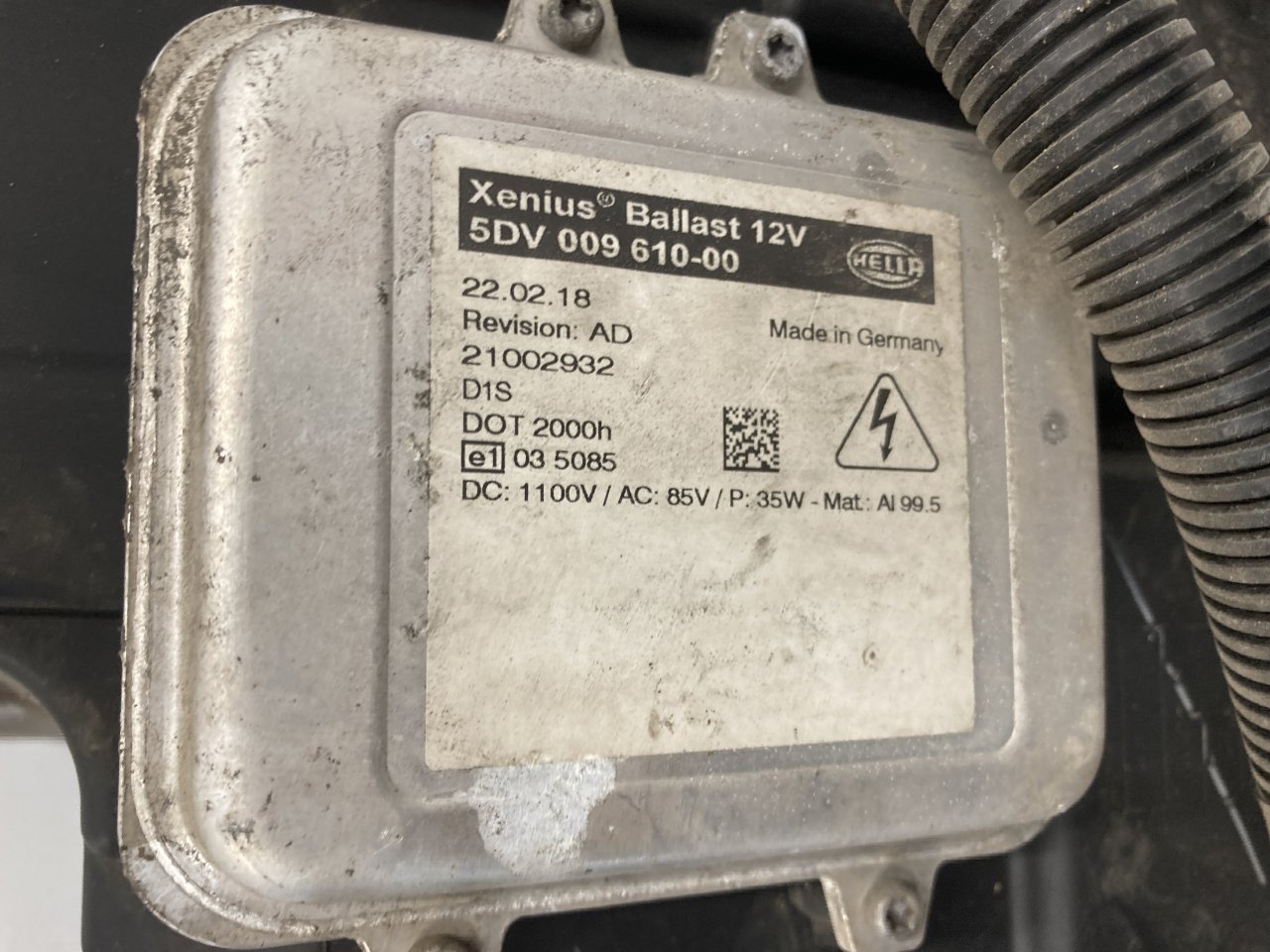 P54-6102-11000R | Peterbilt 579 Headlamp for Sale