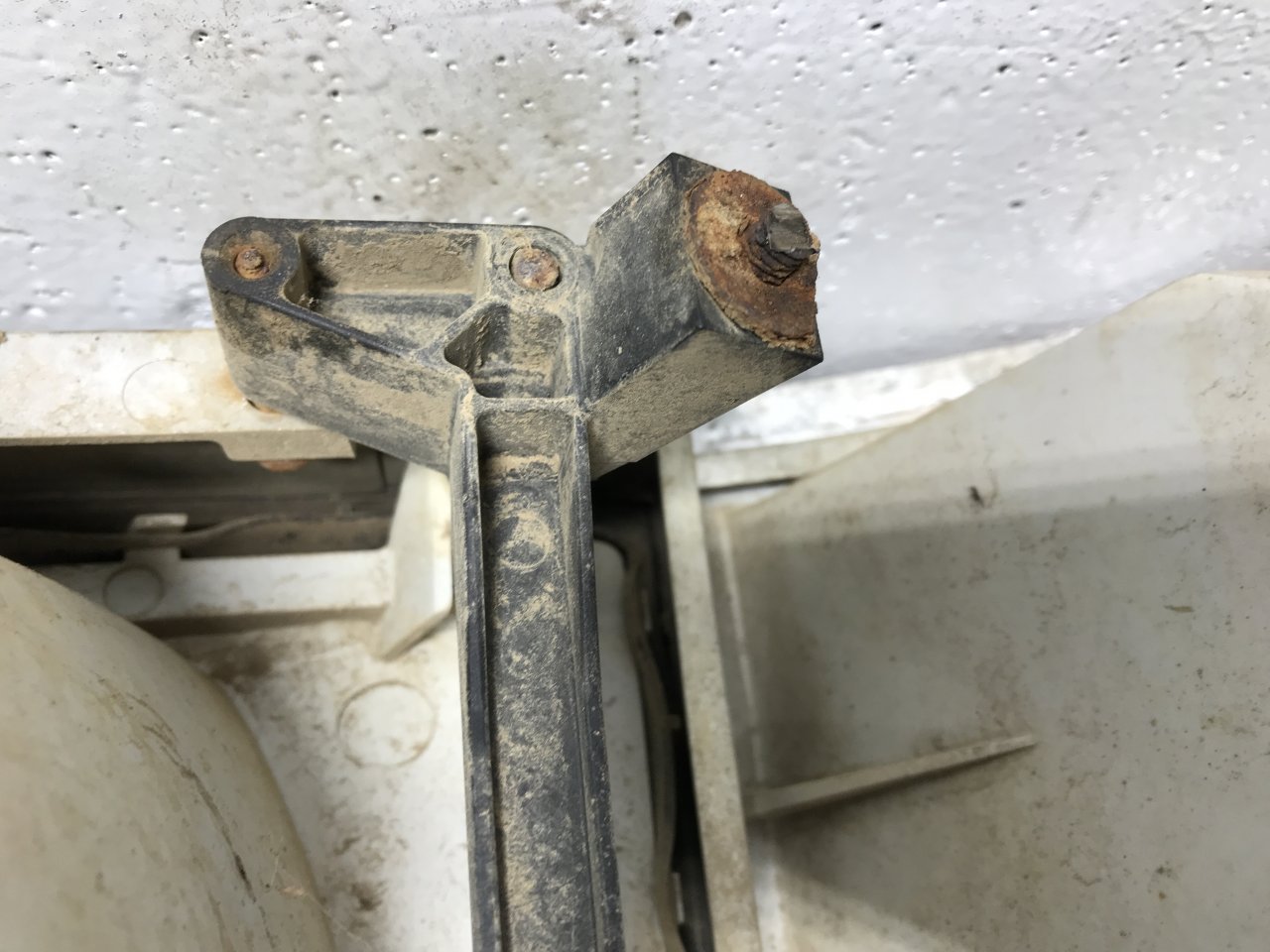 Mack CL600 Headlamp for Sale